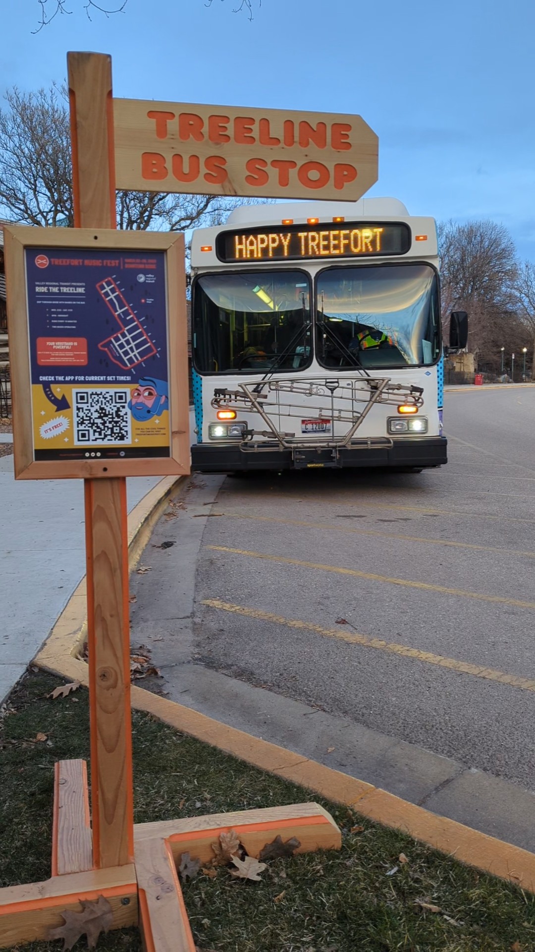 Treeline Bus Shuttle - Valley Regional Transit